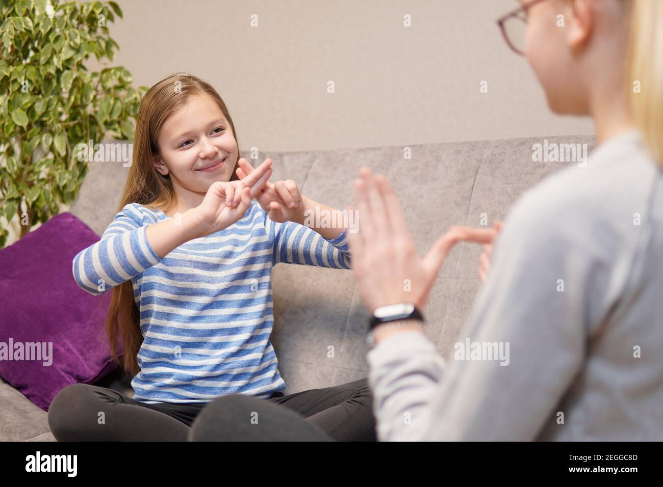 Deaf people talking hi-res stock photography and images - Alamy