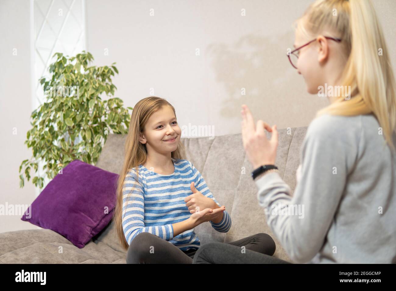 Deaf people talking hi-res stock photography and images - Alamy