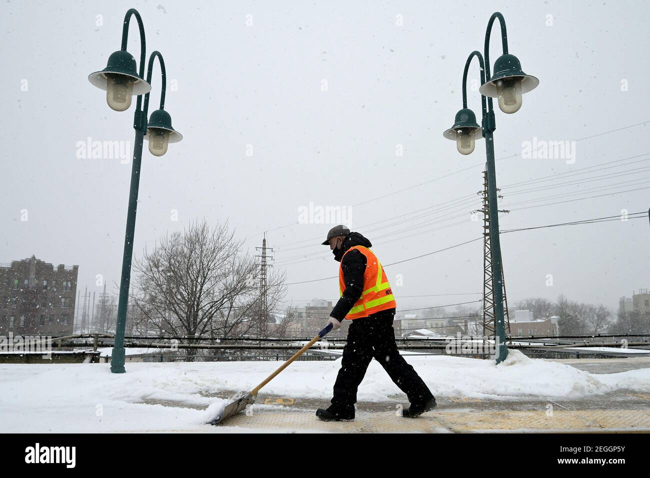 Mta worker hi-res stock photography and images - Alamy