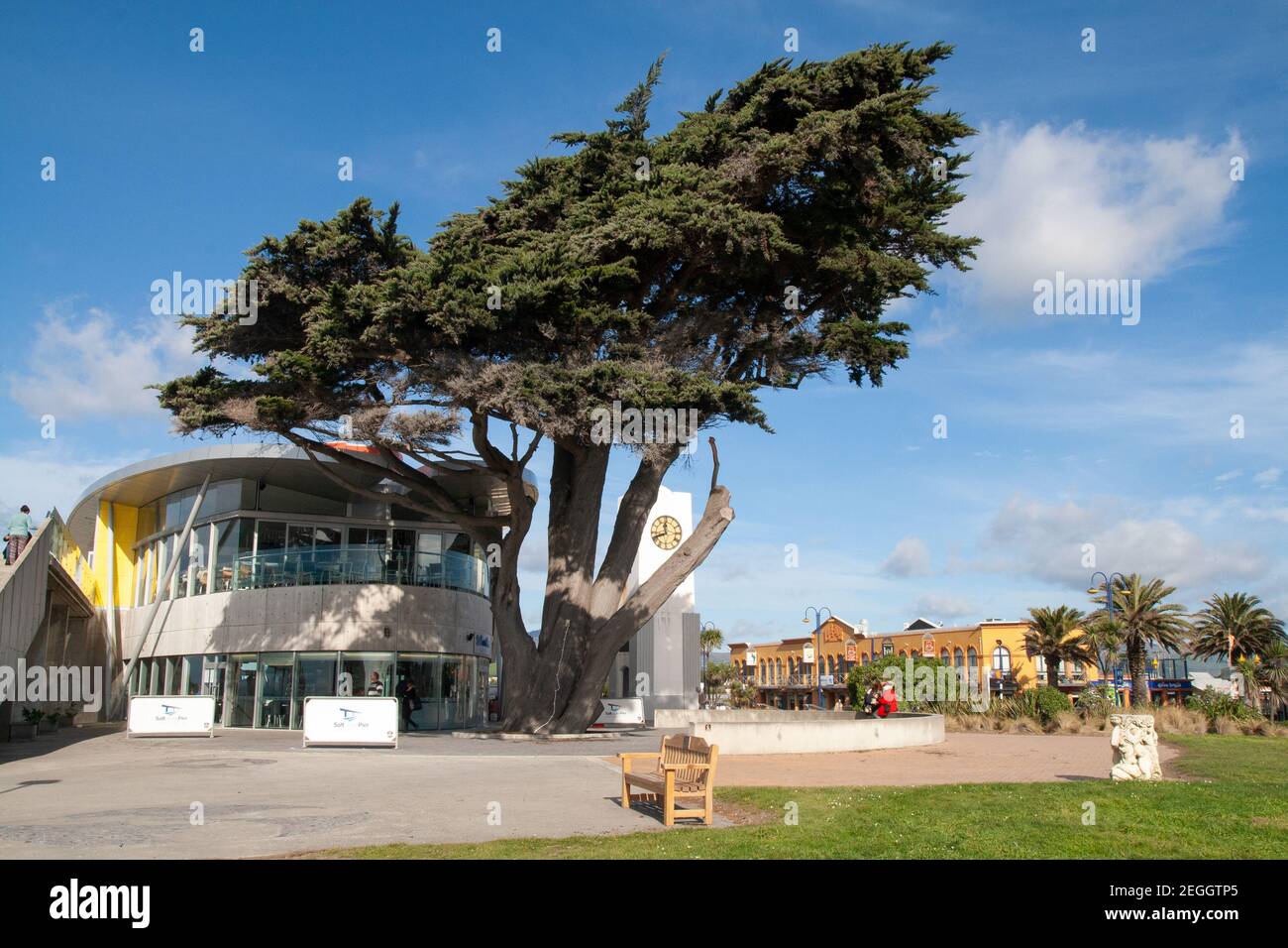 New Brighton public library, Christchurch City Libraries, Marine Parade ...