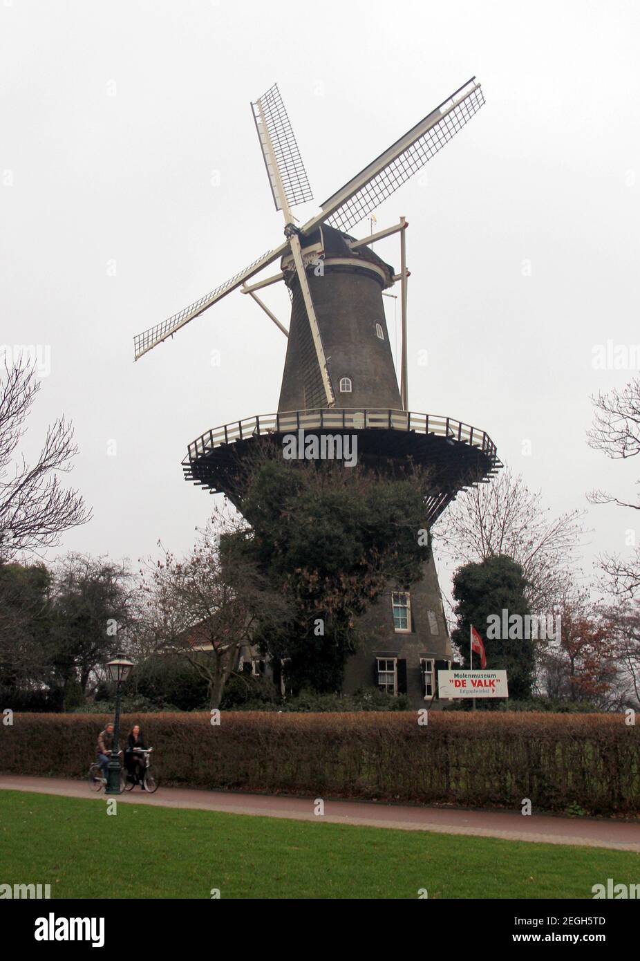 Leiden wind mill de valk leiden windmill de valk hi-res stock ...
