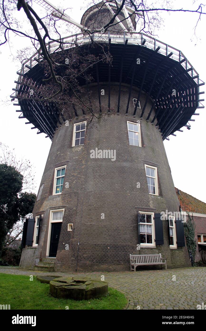 Lower dutch house hi-res stock photography and images - Alamy