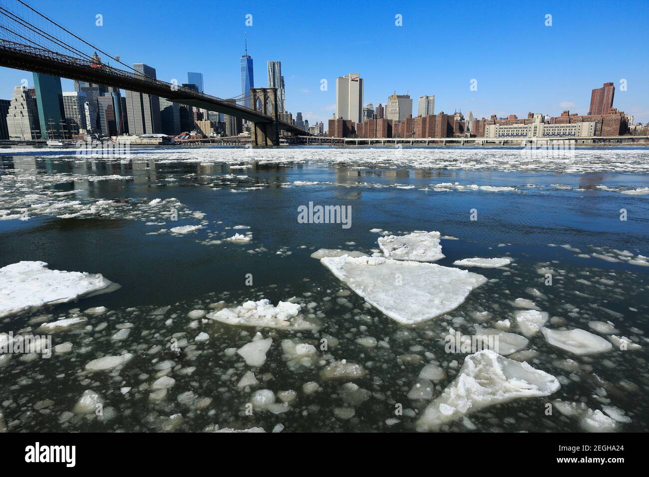 Freezing cold temperatures hi-res stock photography and images - Alamy