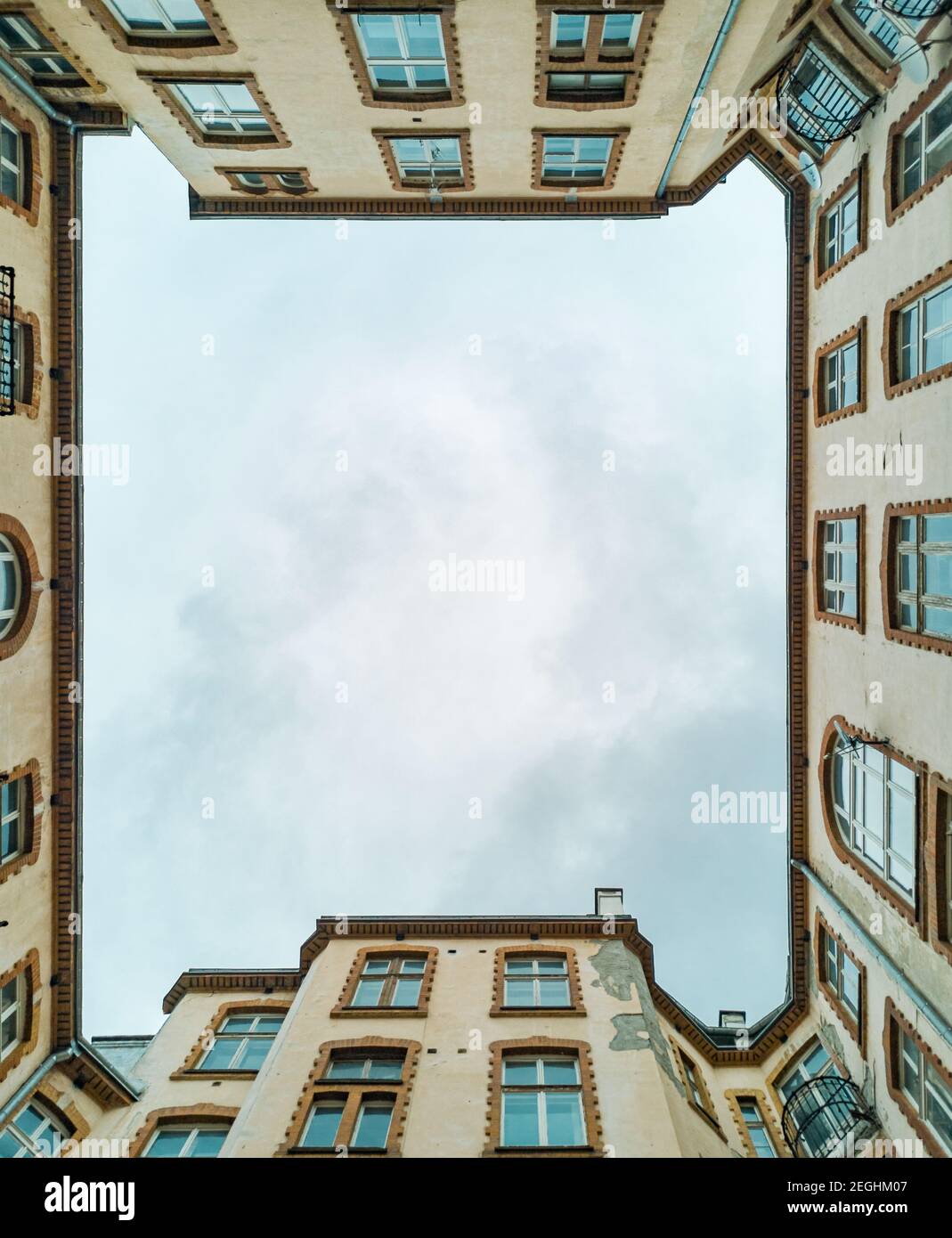 Well small house hi-res stock photography and images - Alamy