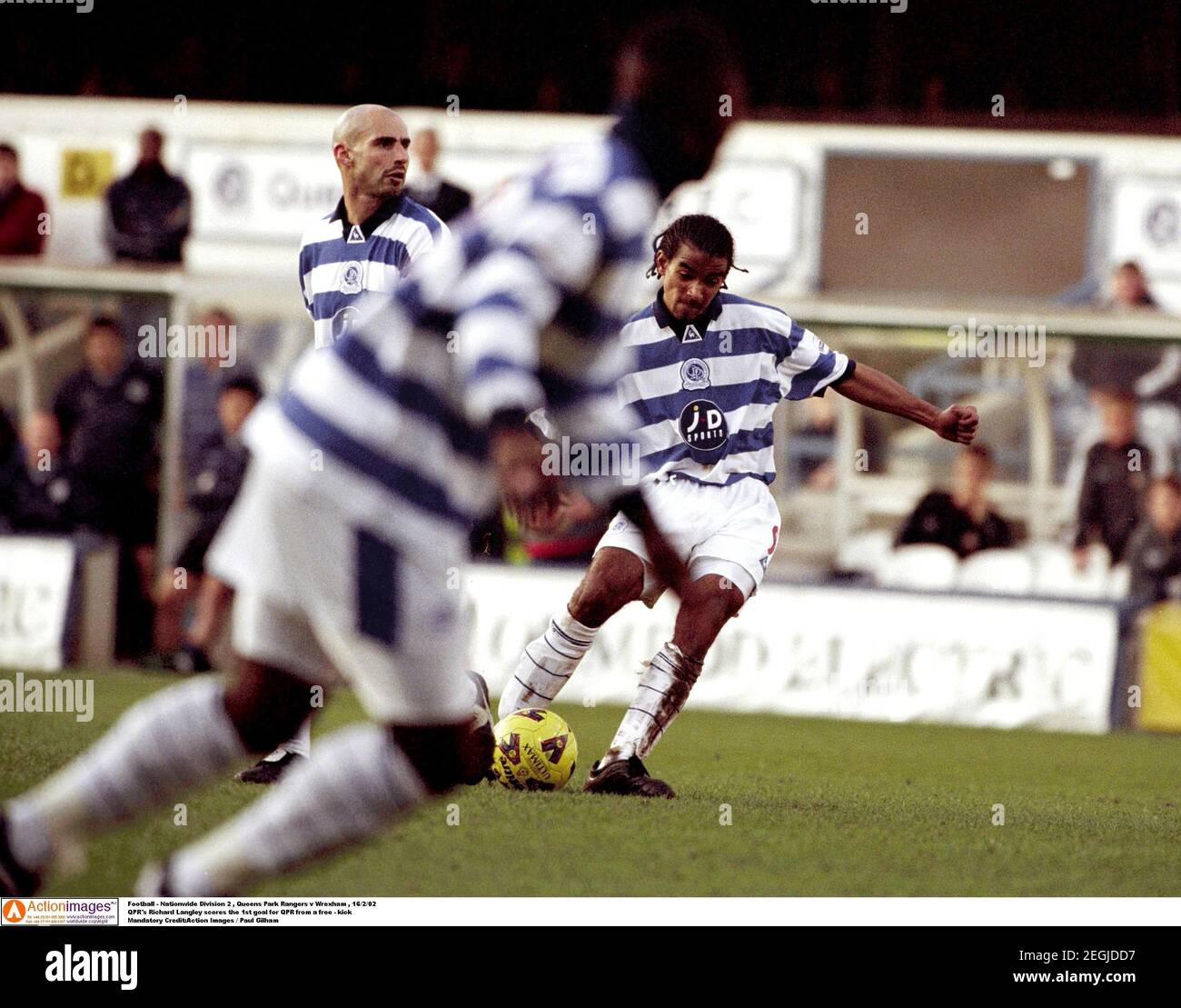 Qpr v wrexham hi-res stock photography and images - Alamy