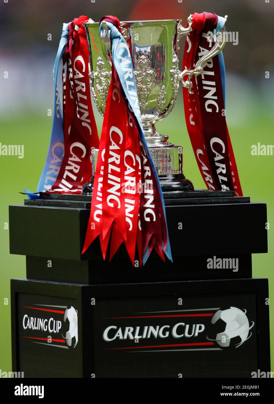 The carling cup trophy hi-res stock photography and images - Alamy