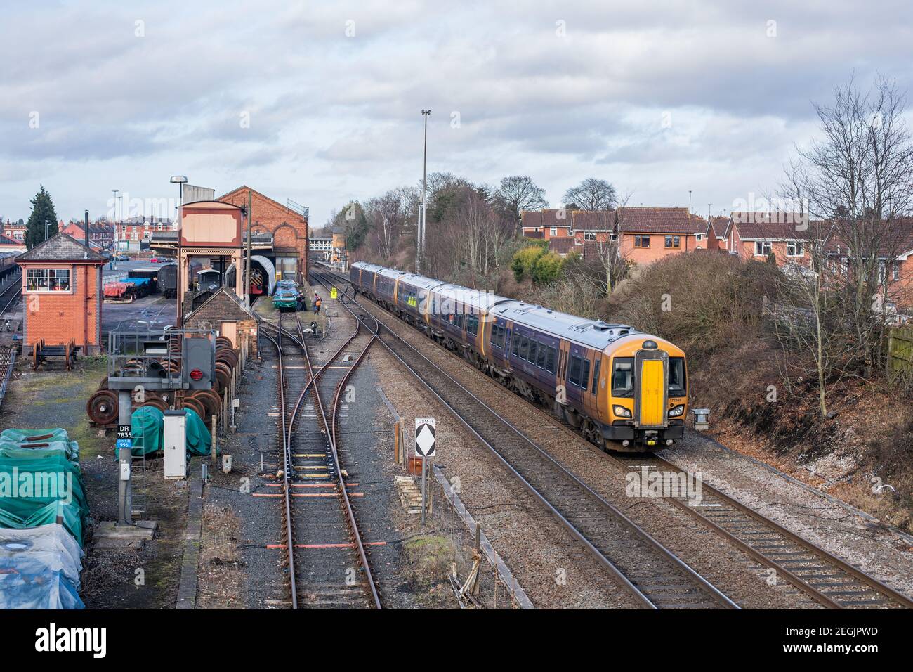Worcester train station hi-res stock photography and images - Alamy