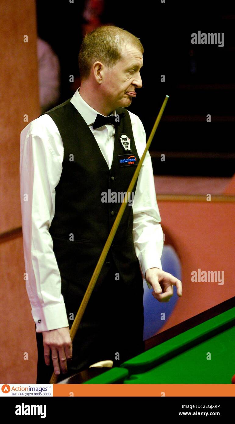 Snooker embassy world championship first round hi-res stock photography ...