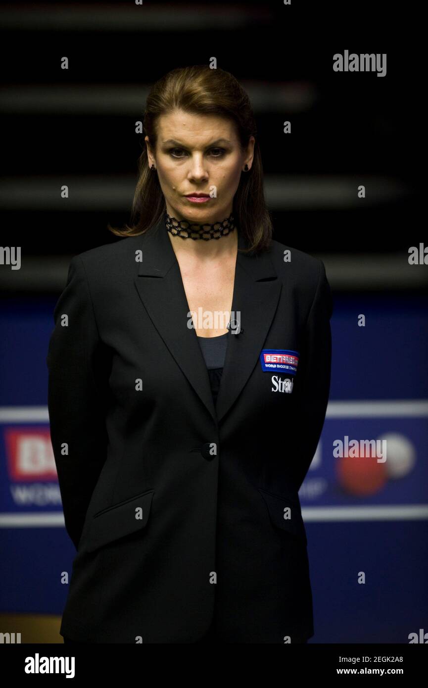 Michaela tabb snooker referee crucible hi-res stock photography and ...