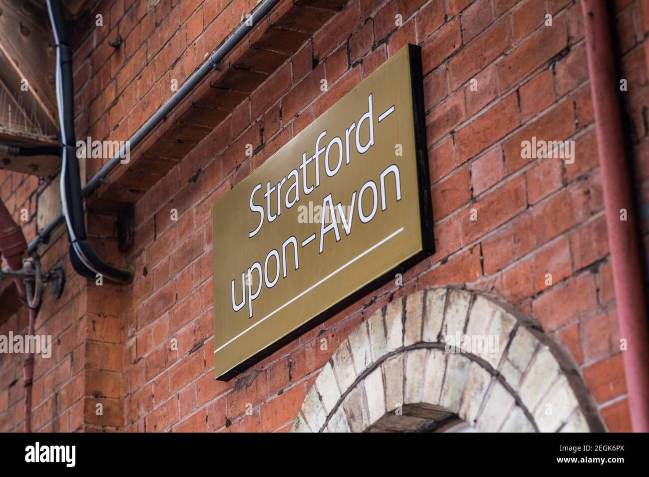 Stratford upon Avon Station sign on the platform Stock Photo - Alamy