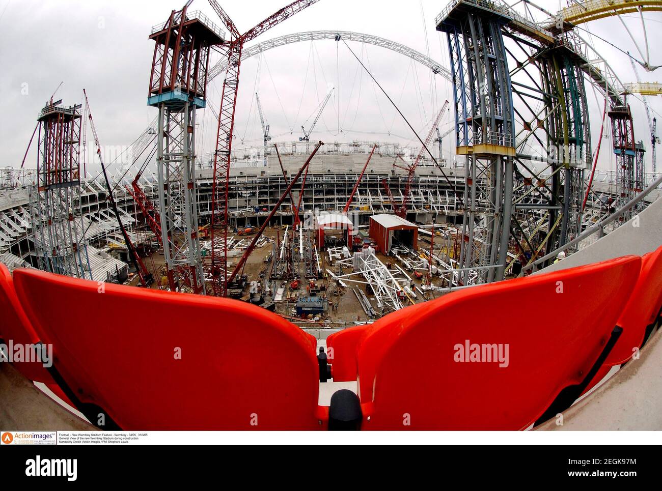 Soccer wembley stadium feature hi-res stock photography and images - Alamy