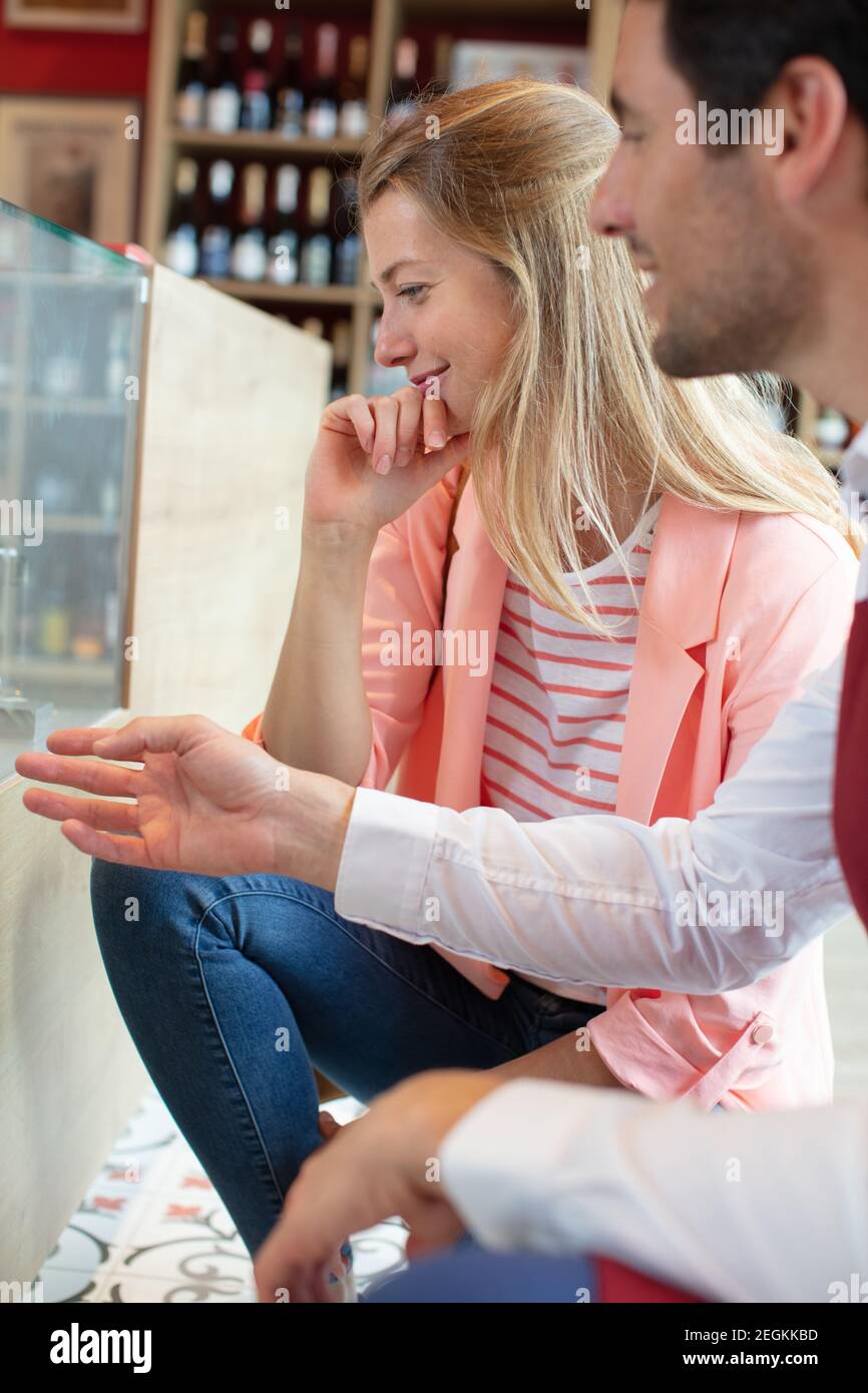 Sommelier Explaining Red Wine In The Wine Class Stock Photo Alamy
