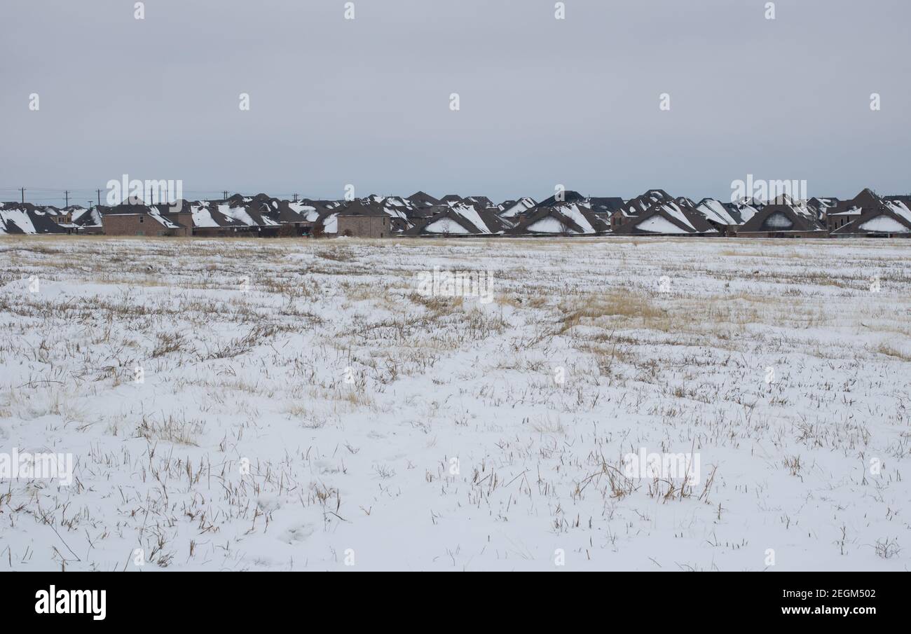 Community road hi-res stock photography and images - Alamy