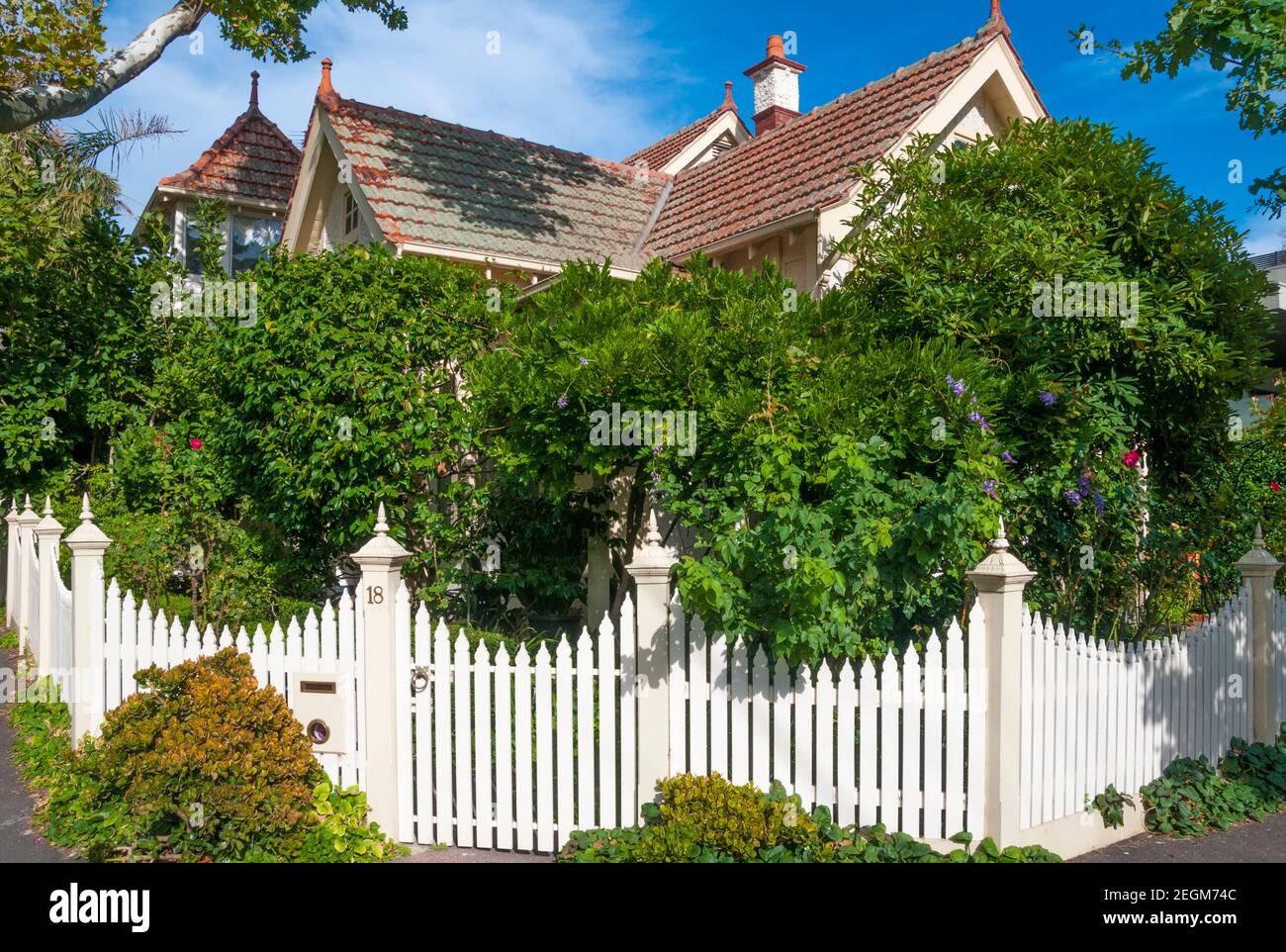 Edwardian-era timber cottage in inner-suburban Elwood, Melbourne ...