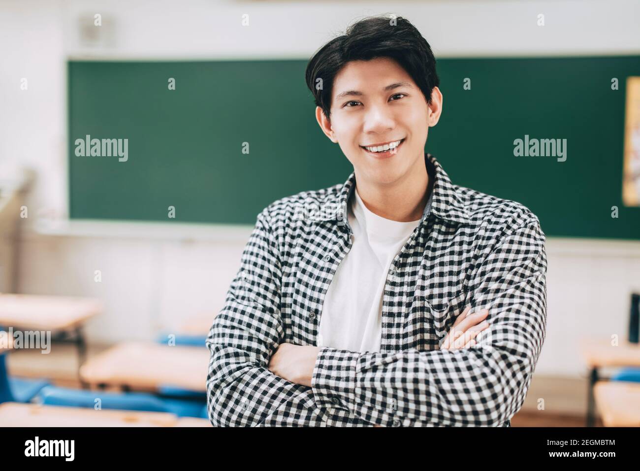 Male student university hi-res stock photography and images - Alamy
