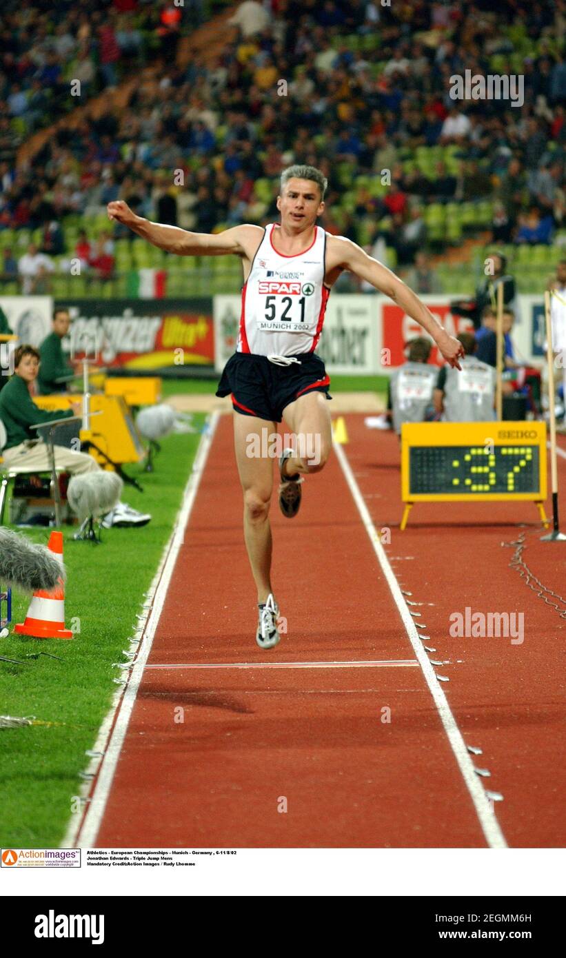 Jonathan Edwards Triple Jump High Resolution Stock Photography and ...