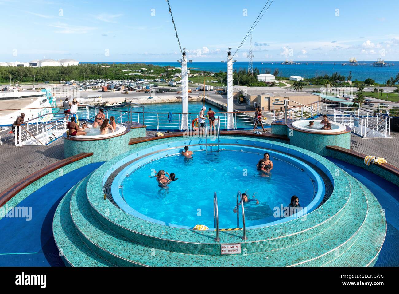 Bahamas pool hi-res stock photography and images - Alamy