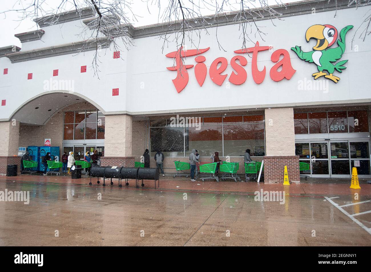 Fiesta grocery store hi-res stock photography and images - Alamy