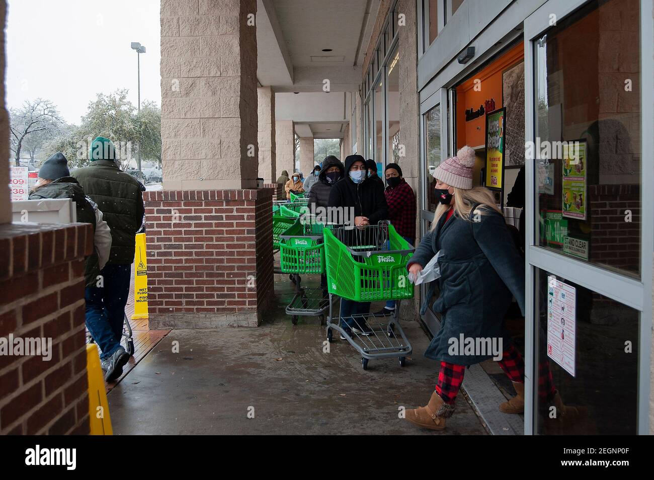 Fiesta grocery store hi-res stock photography and images - Alamy