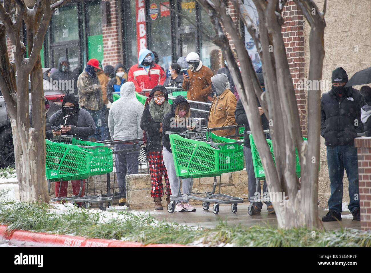 Fiesta supermarket hi-res stock photography and images - Alamy