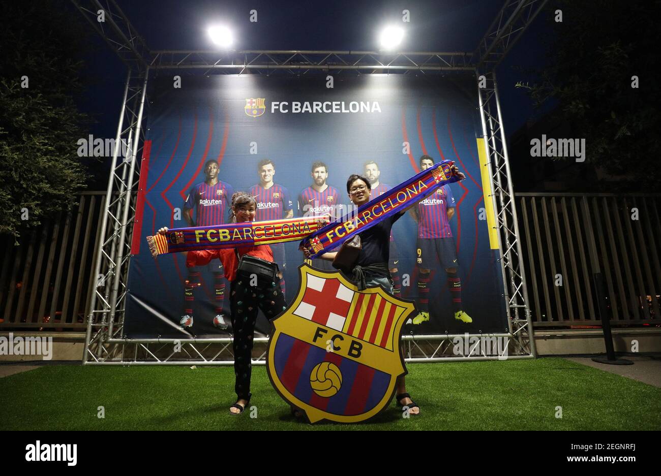 Barcelona fans outside the camp nou stadium hi-res stock photography ...