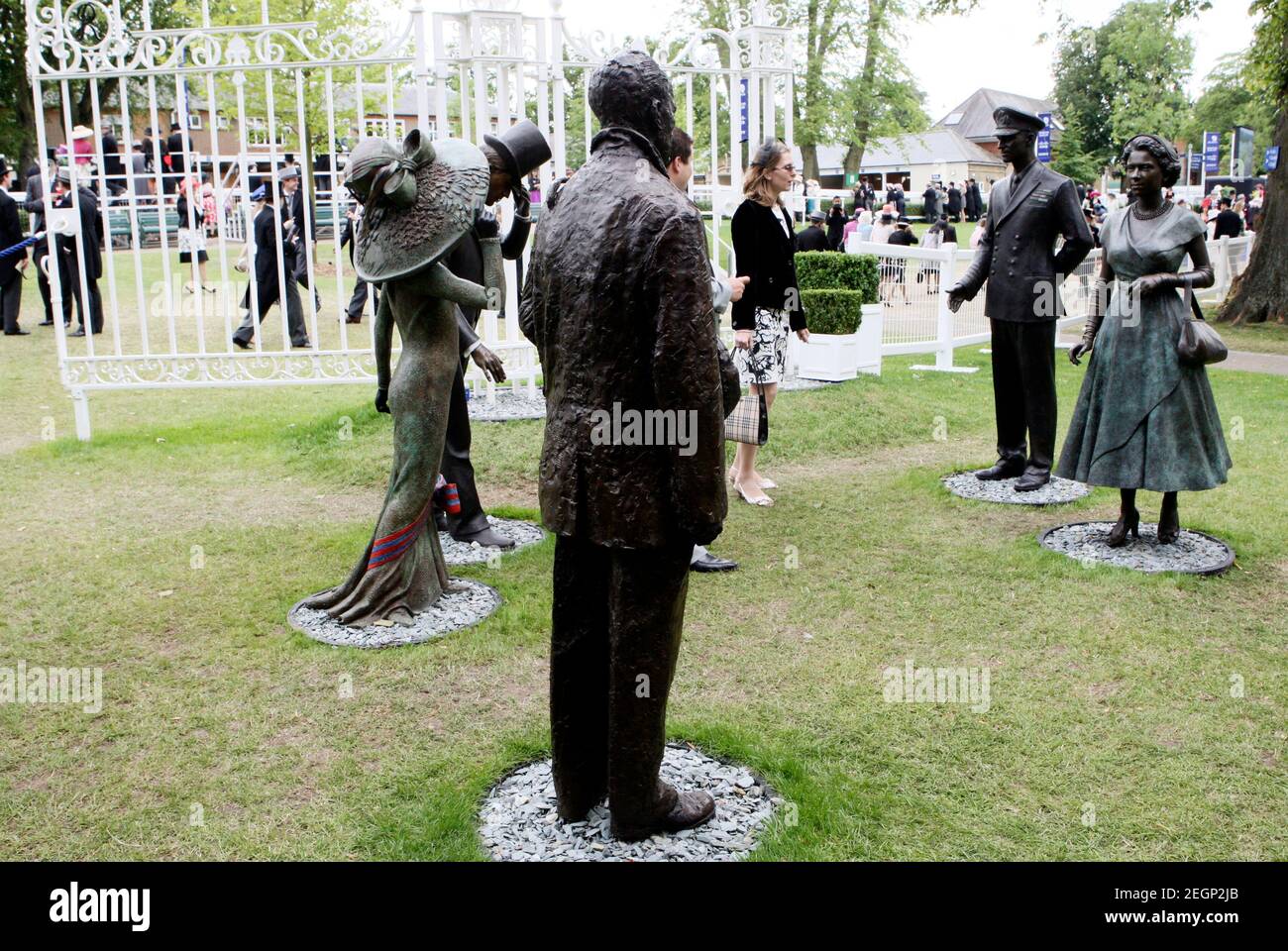 Bill scott the queen hi-res stock photography and images - Alamy