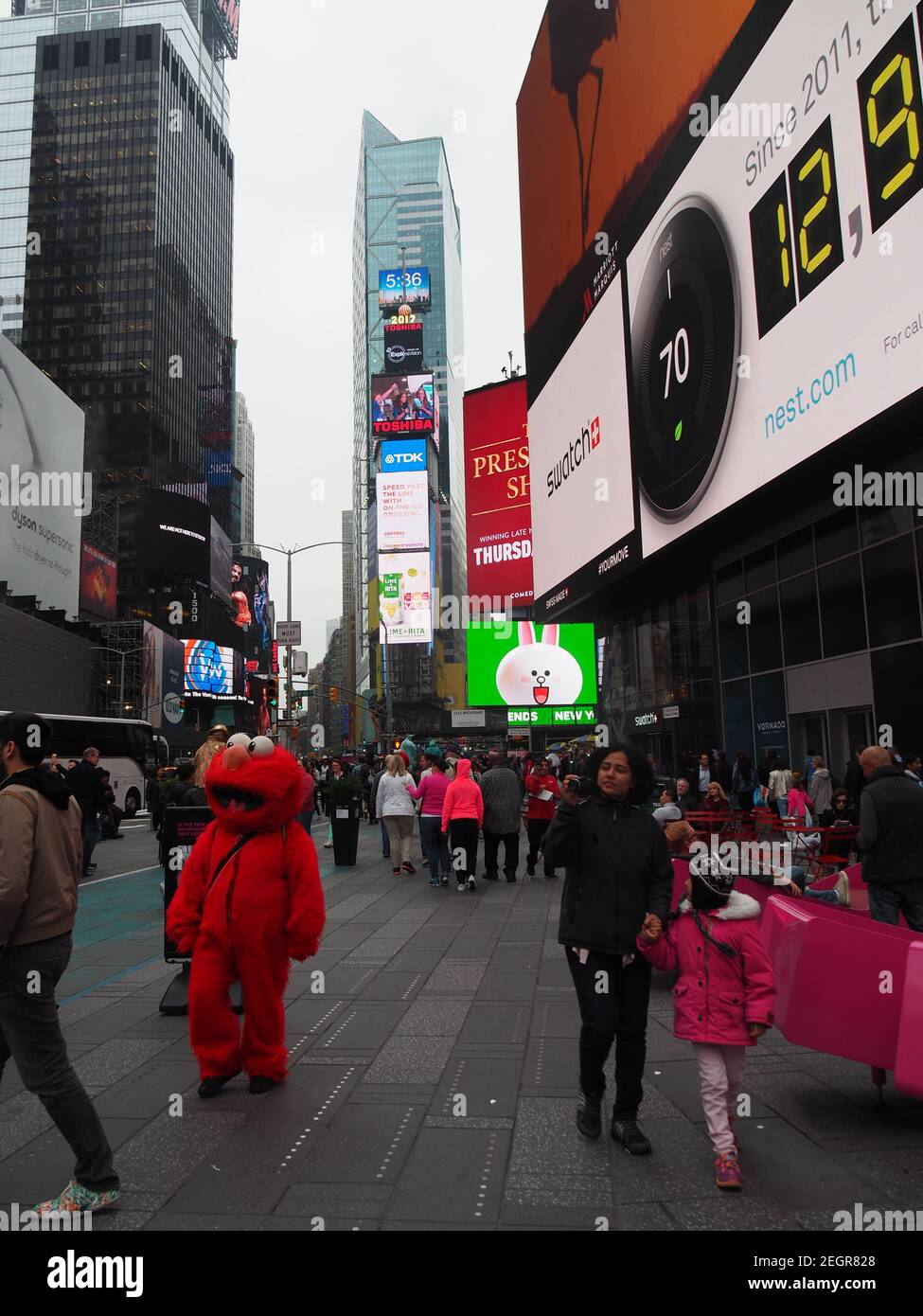 Times square billboard vertical hi-res stock photography and images - Alamy