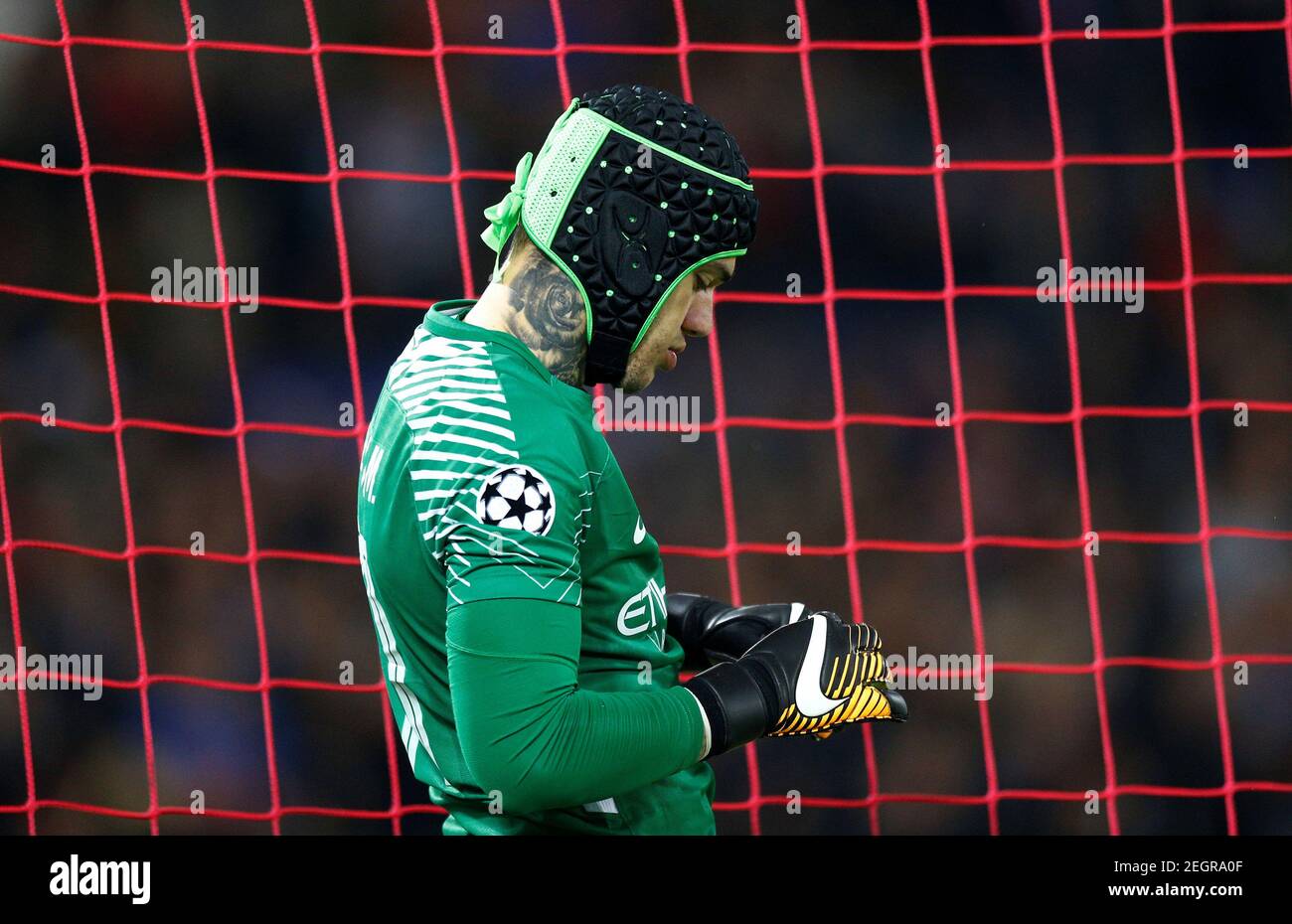 Wearing scrum cap hi-res stock photography and images - Alamy