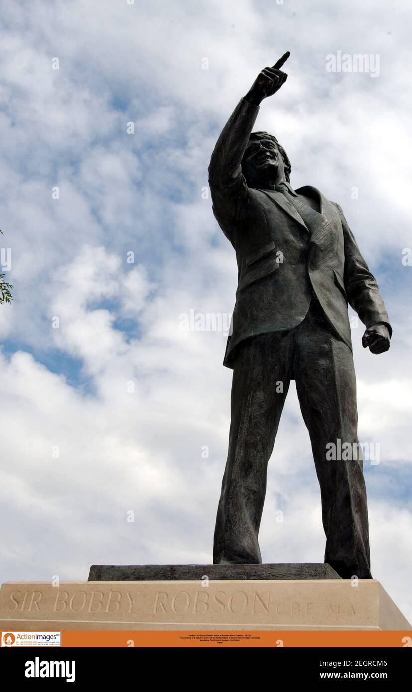 In honour sir bobby robson hi-res stock photography and images - Alamy