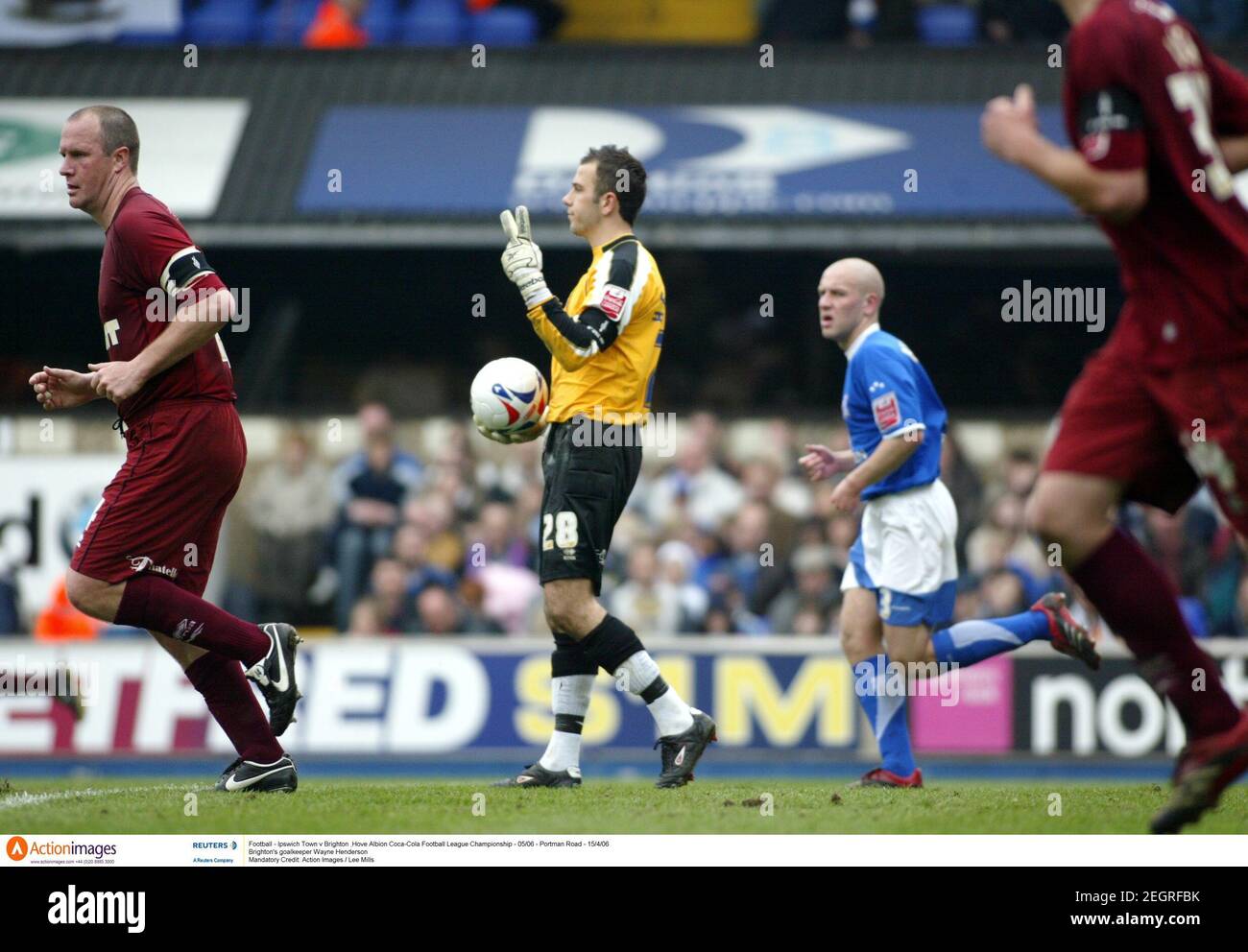 Goalkeeper wayne henderson hi-res stock photography and images - Alamy