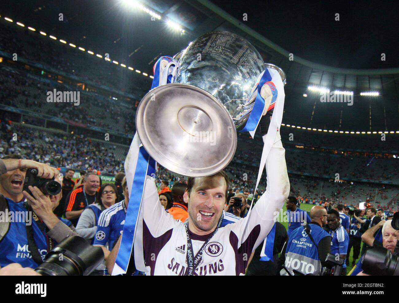Chelseas petr cech celebrates with the uefa champions league trophy hi ...