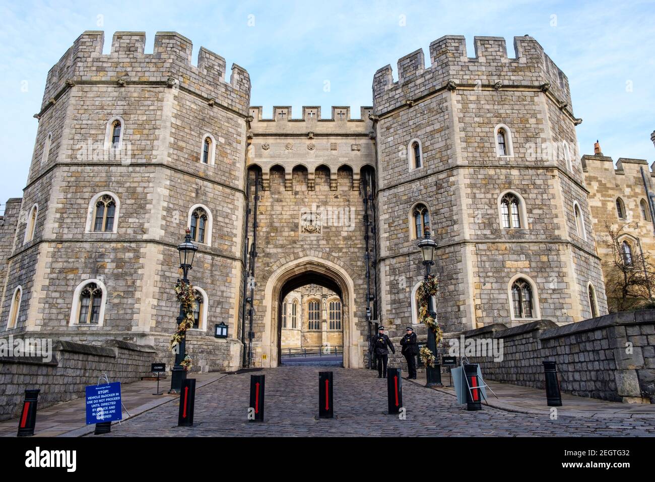 Windsor Castle restricted entrance protected by police and vehicle ...