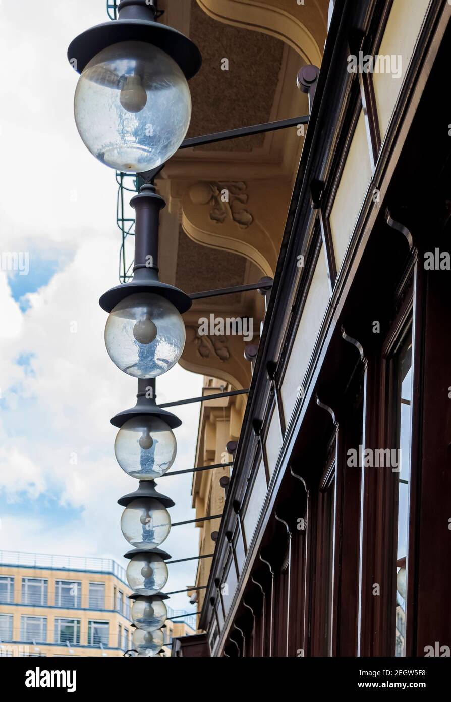 Lighting mounts hi-res stock photography and images - Alamy