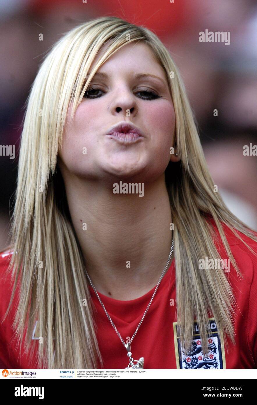 Female england soccer fan hi-res stock photography and images - Alamy