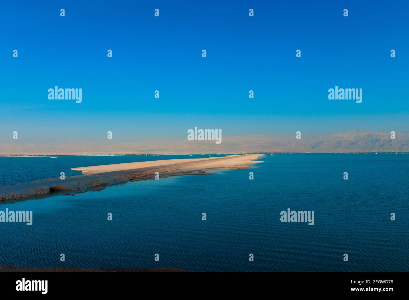 Huge lumps of salt in the Dead Sea, Israel Stock Photo - Alamy