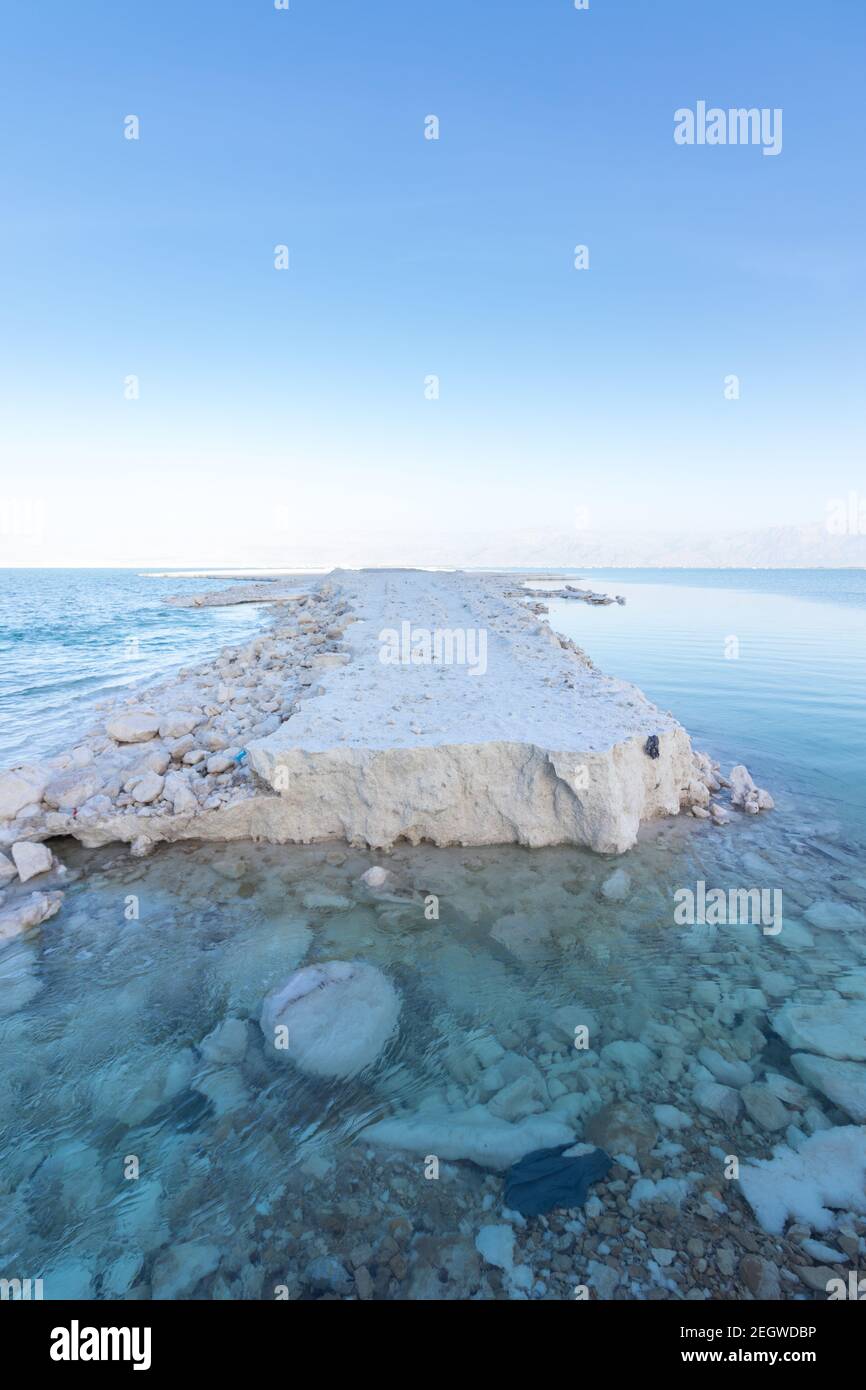 Huge lumps of salt in the Dead Sea, Israel Stock Photo - Alamy