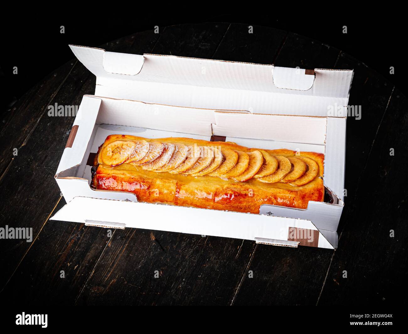 Apple strudel factory hi-res stock photography and images - Alamy
