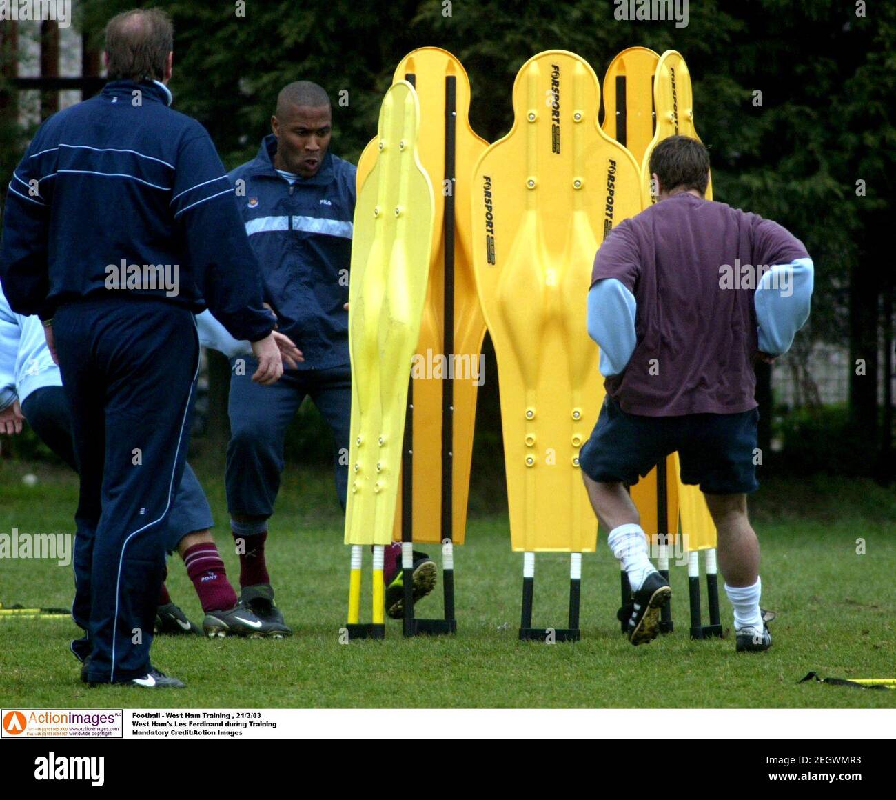 Football action les ferdinand hi-res stock photography and images - Alamy