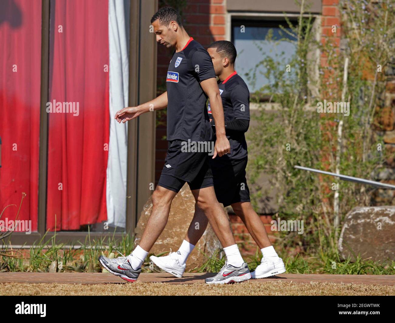 Rio ferdinand training england hi-res stock photography and images - Alamy