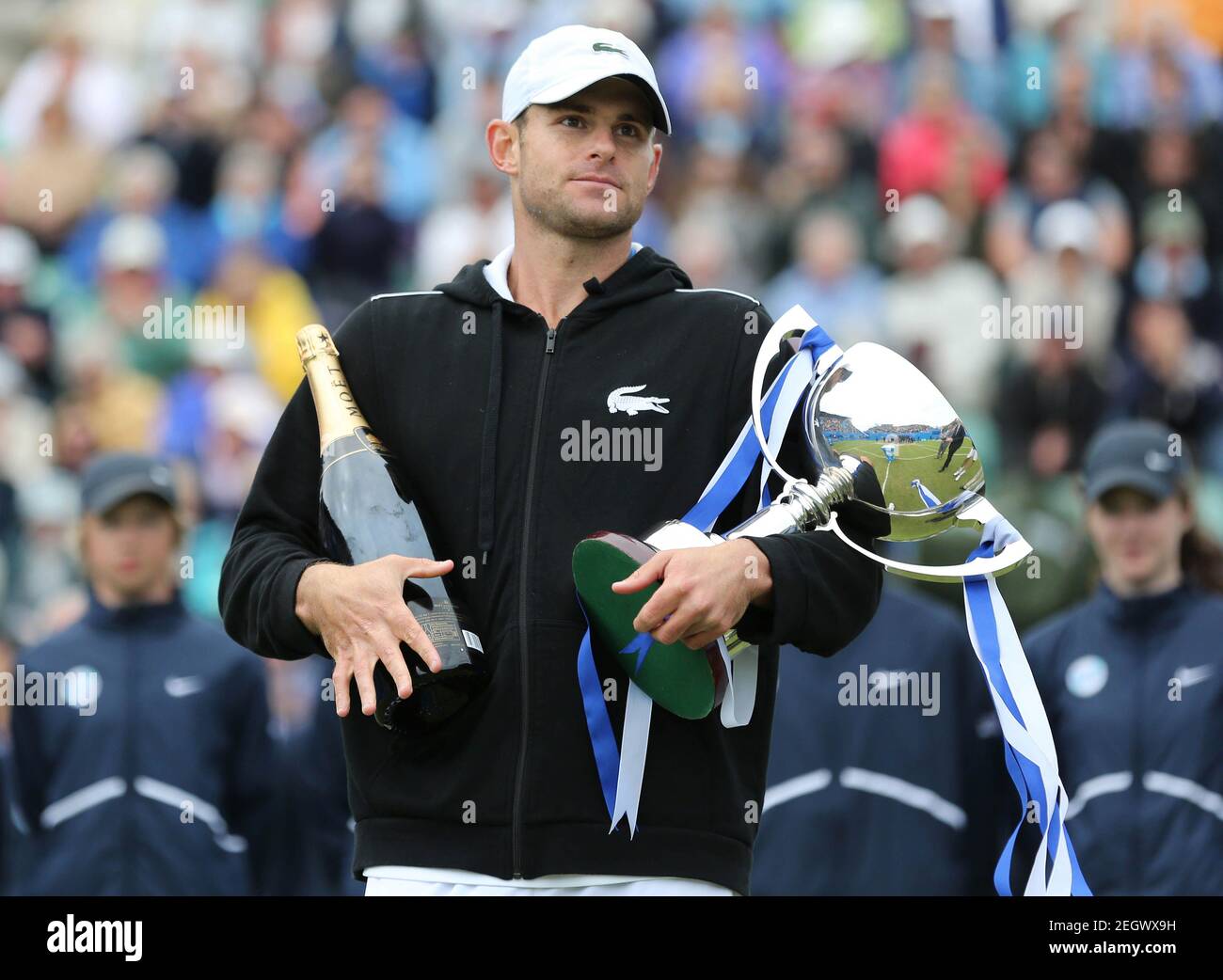 Usas andy roddick celebrates with the trophy hi-res stock photography ...