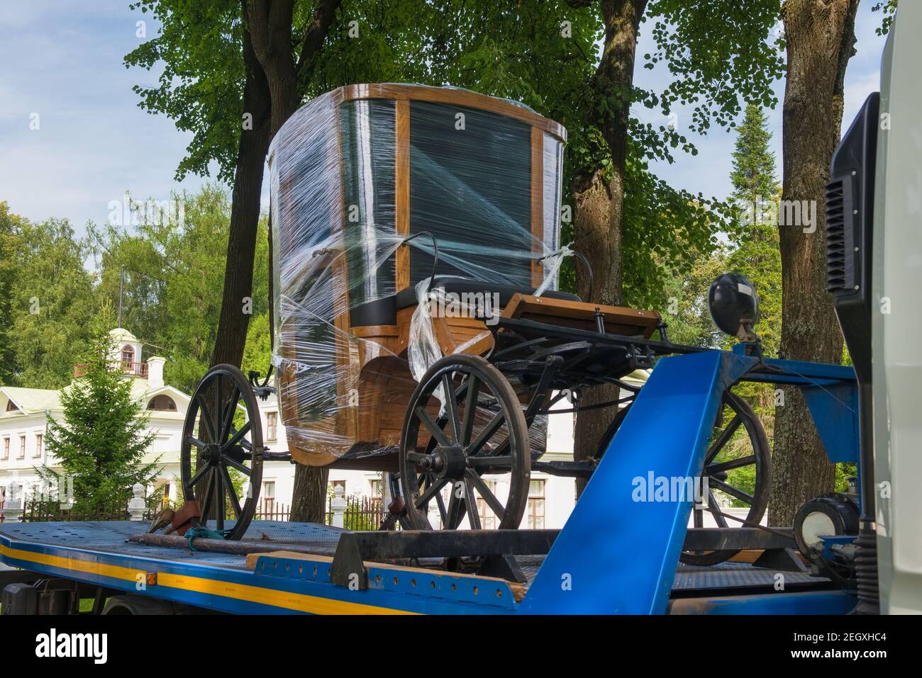 Carriage on a truck during transportation Stock Photo - Alamy