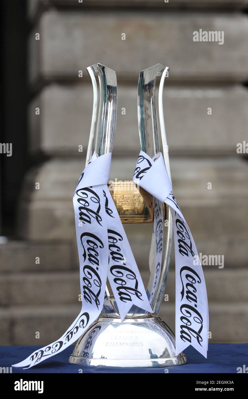 League two trophy hi-res stock photography and images - Alamy