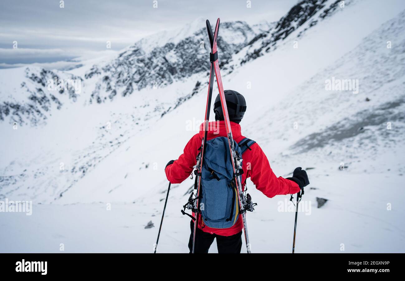 Rear view athlete freezing hi-res stock photography and images - Alamy
