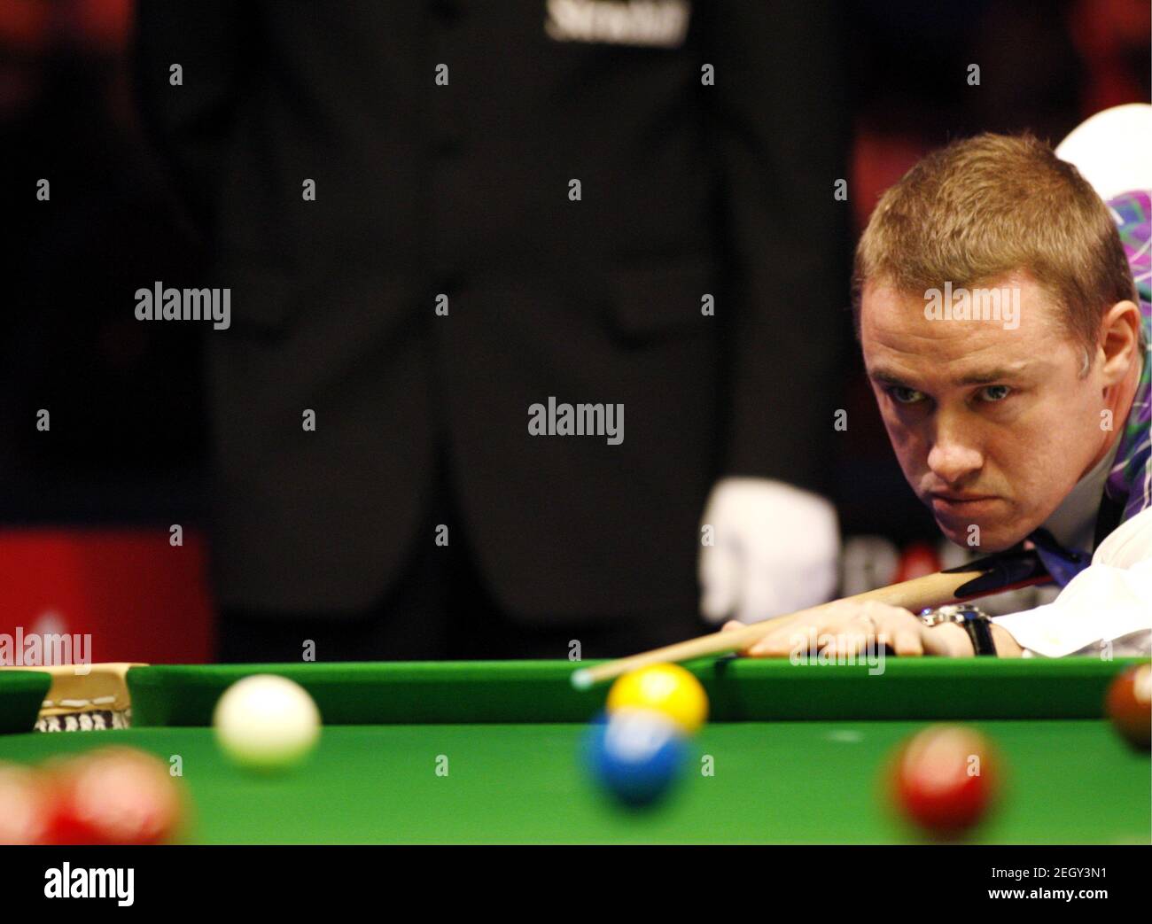 Stephen hendry the masters wembley arena hi-res stock photography and ...
