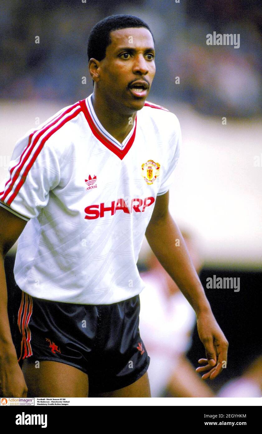 Viv anderson manchester united hi-res stock photography and images - Alamy