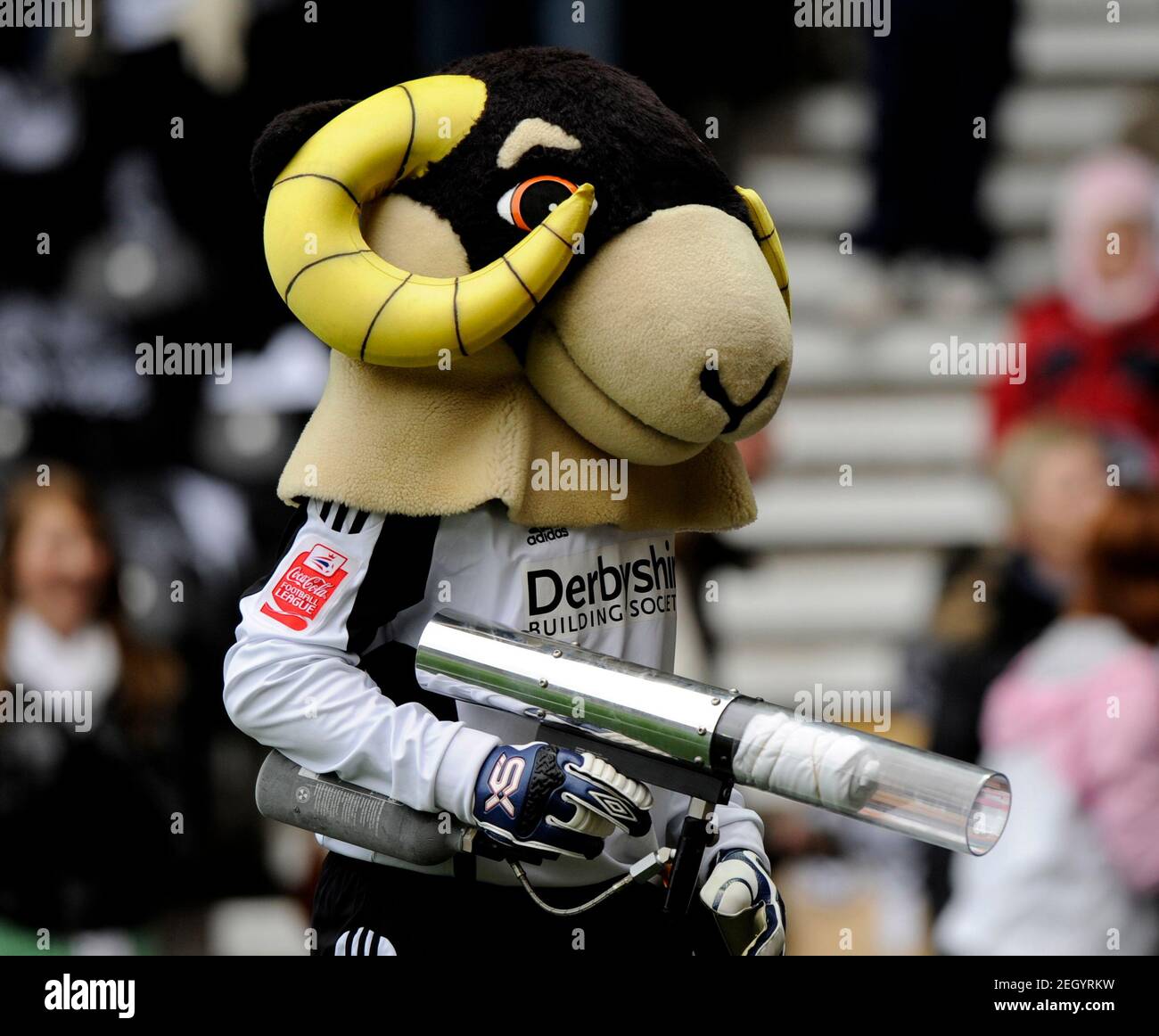Nottingham forest mascot hi-res stock photography and images - Alamy