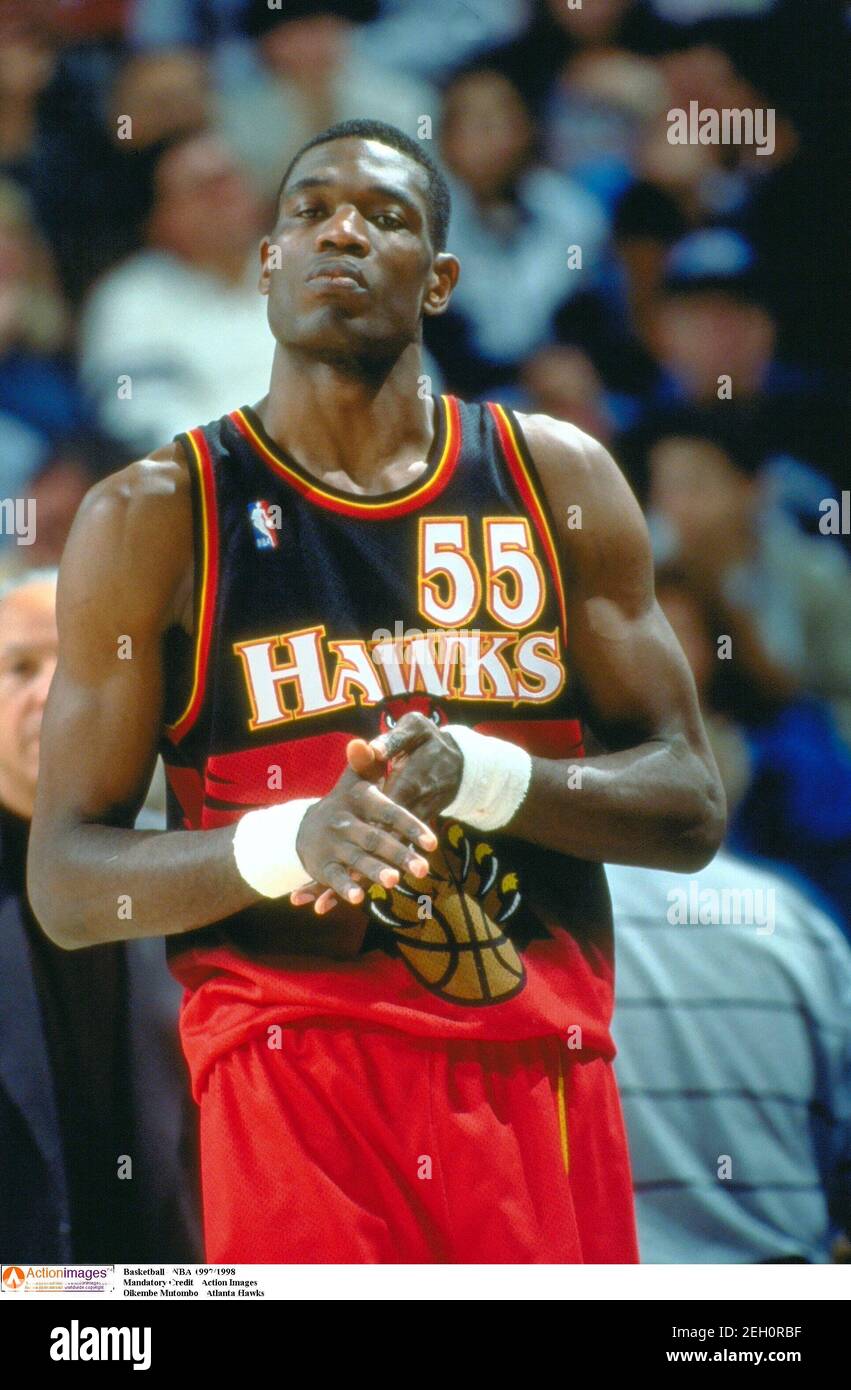 Dikembe mutombo and hawks hi-res stock photography and images - Alamy