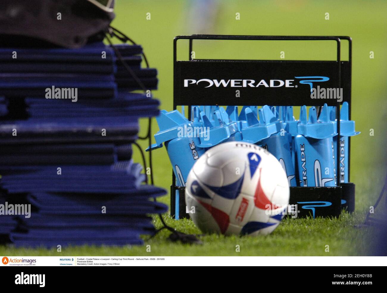 Powerade bottles hi-res stock photography and images - Alamy