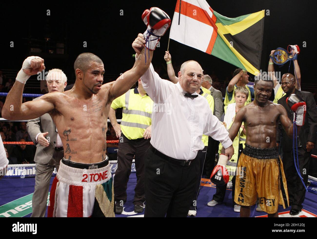 Boxing bantamweight rendall munroe isaac hi-res stock photography and images - Alamy