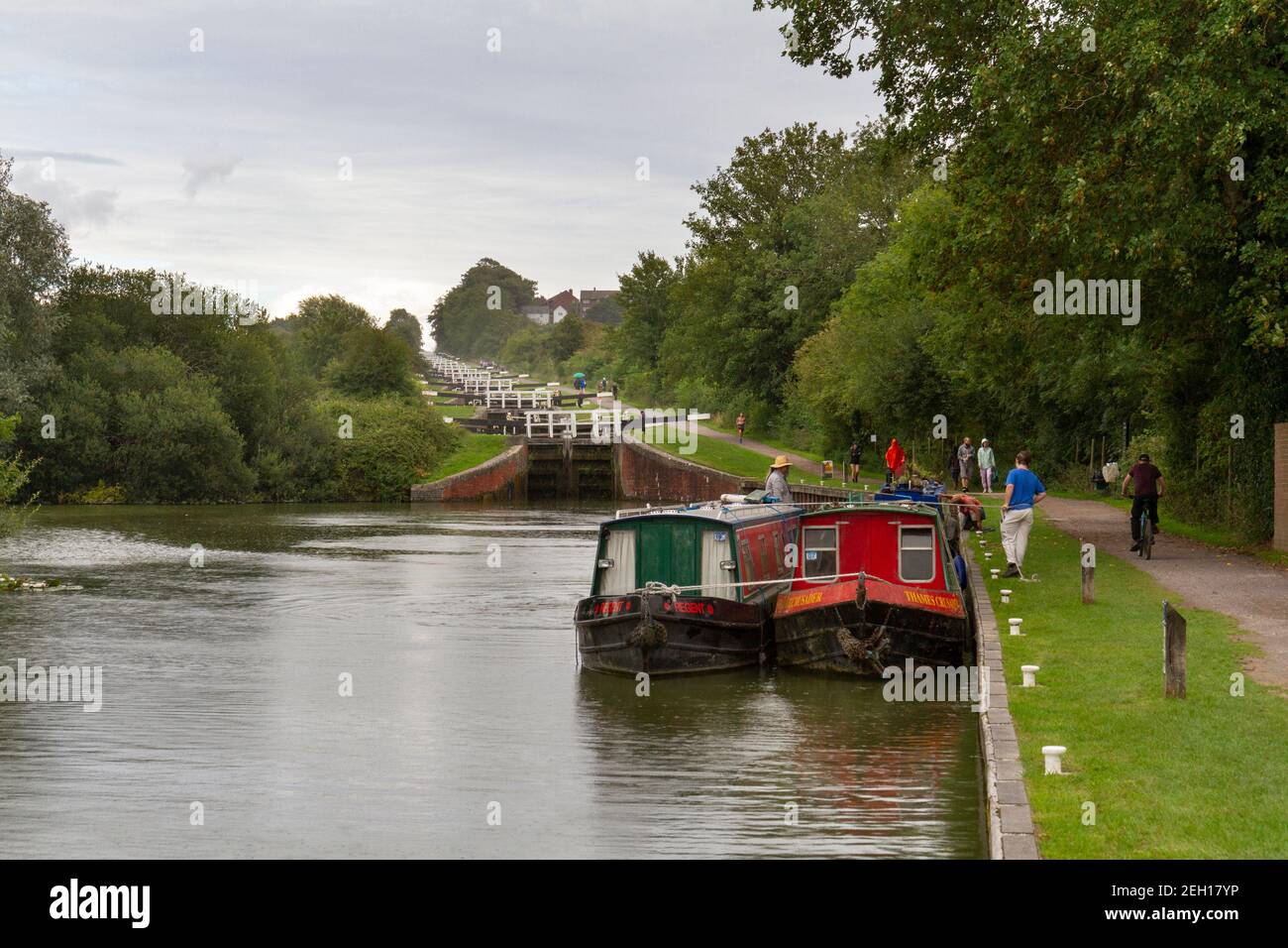The Caen Hill Locks, a flight of 29 locks on the Kennet and Avon Canal ...